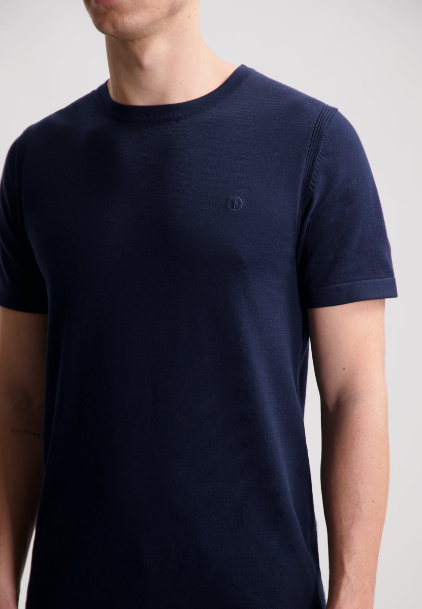 Zeke Tee: Dark Navy – Cutler & Co