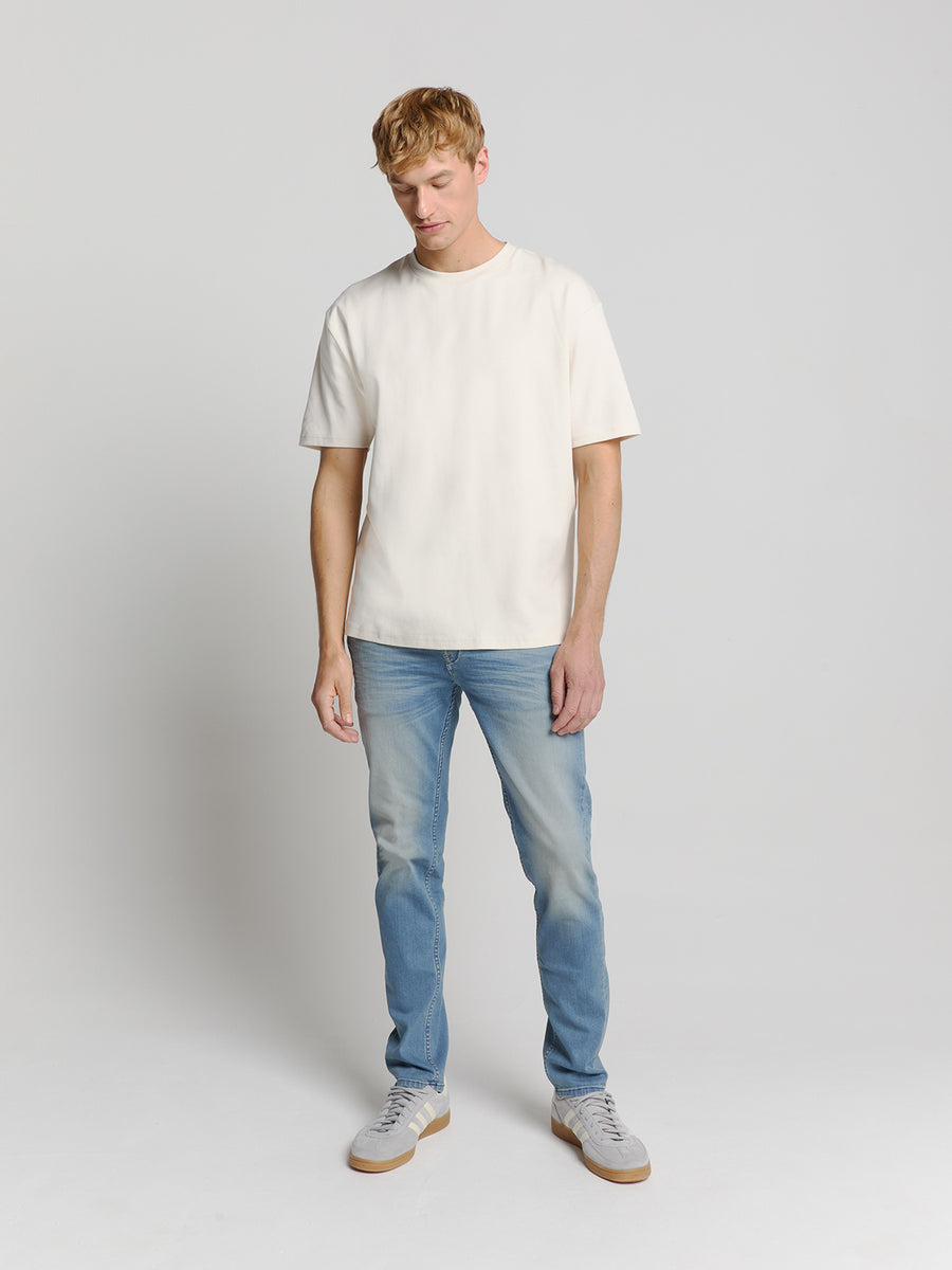 N711 Regular Jean: Bleach Denim – Cutler & Co
